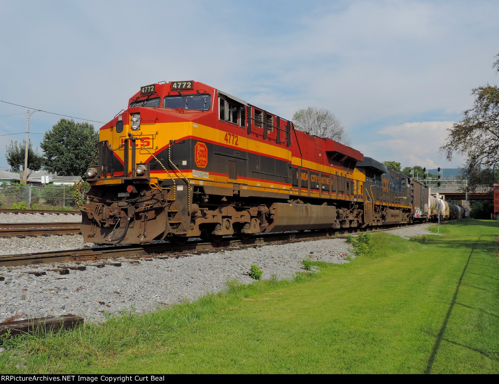 KCS 4772 and CSX 3239